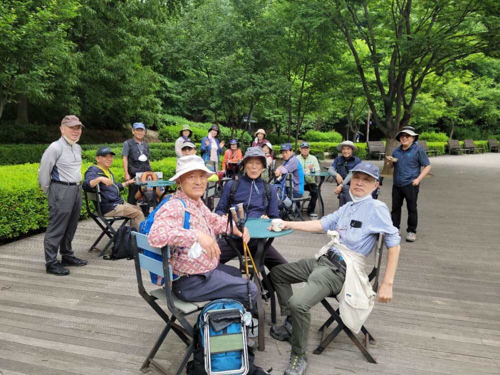 23sanwoomay34.jpg (189873 Bytes)